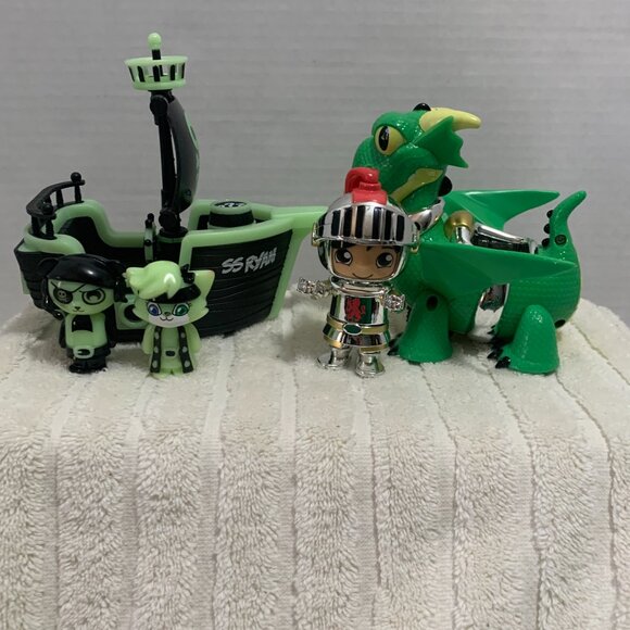 Bonkers | Toys | Ryans World Pirate Treasure Knight And Dragon Figures ...